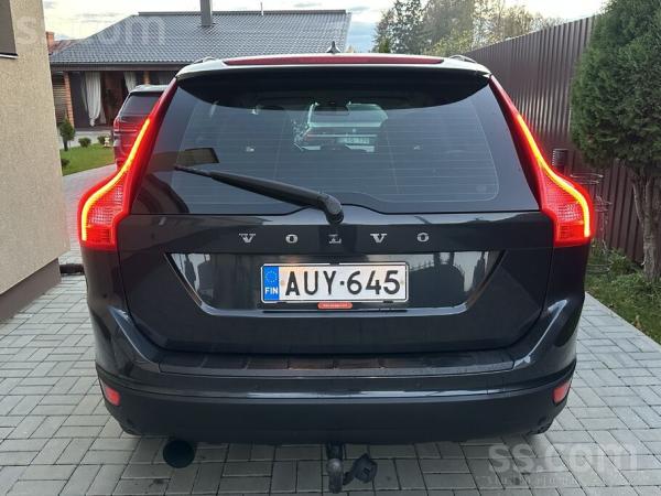 Grey Volvo XC60 2009 in Daugavpils, with an engine capacity of 2.40 L and mileage of 298 thousand km for 5500 €, photo 6 on AUTOMOTO.COM.LV