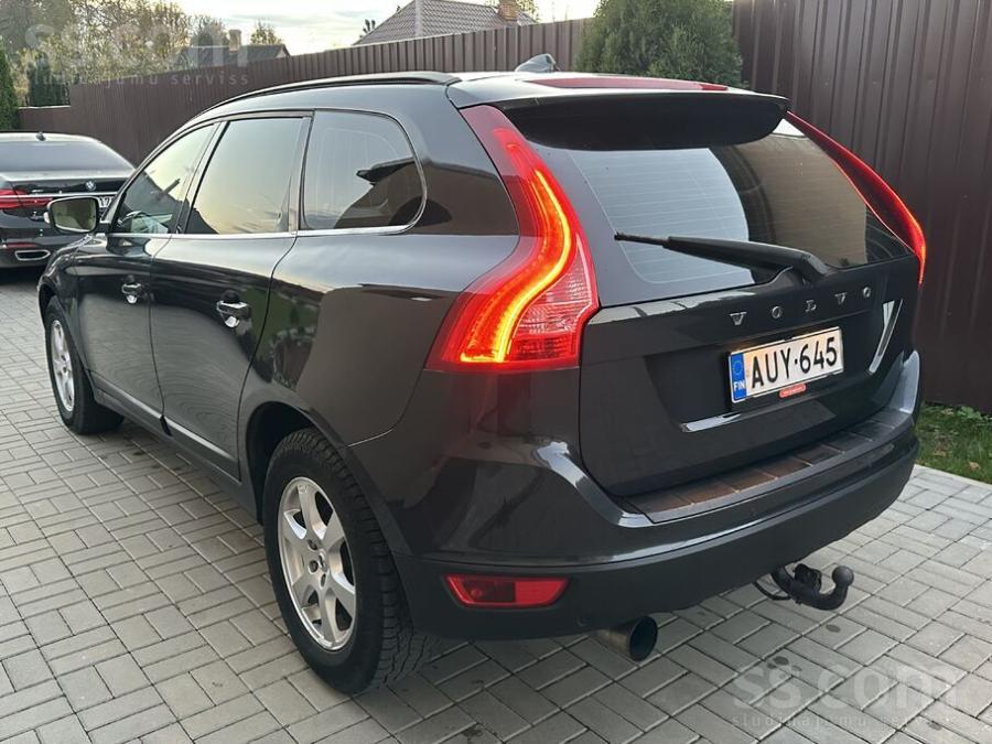 Pelēks Volvo XC60 2009 Daugavpils, ar dzinēja tilpumu 2.40 L un nobraukumu 298 tūkst. km par 5500 €, foto 7 vietnē AUTOMOTO.COM.LV