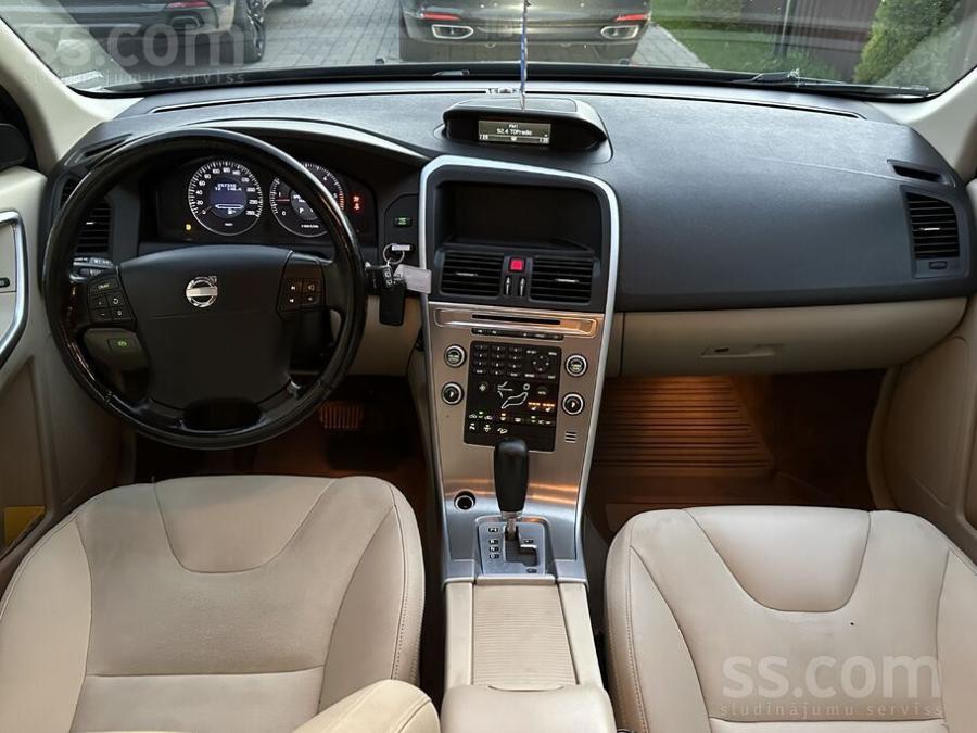 Pelēks Volvo XC60 2009 Daugavpils, ar dzinēja tilpumu 2.40 L un nobraukumu 298 tūkst. km par 5500 €, foto 15 vietnē AUTOMOTO.COM.LV