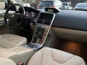 Pelēks Volvo XC60 2009 Daugavpils, ar dzinēja tilpumu 2.40 L un nobraukumu 298 tūkst. km par 5500 €, foto 18 vietnē AUTOMOTO.COM.LV