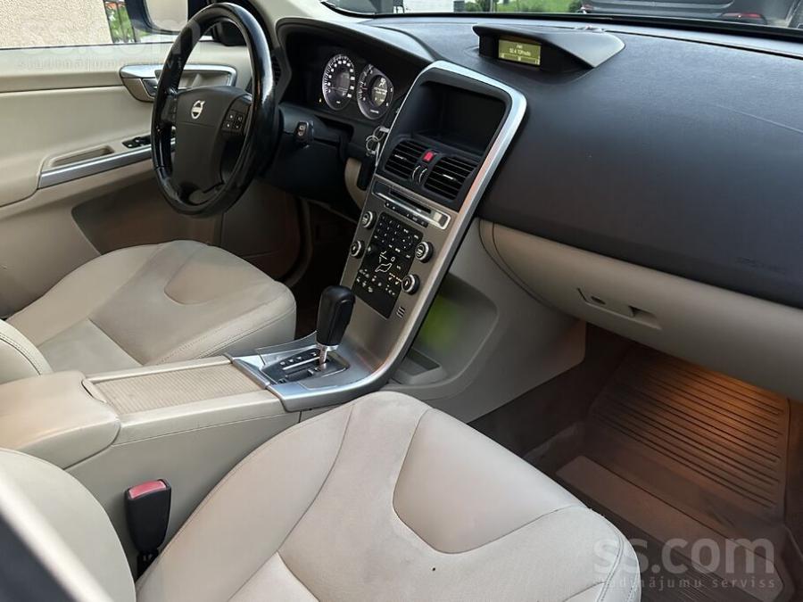 Pelēks Volvo XC60 2009 Daugavpils, ar dzinēja tilpumu 2.40 L un nobraukumu 298 tūkst. km par 5500 €, foto 19 vietnē AUTOMOTO.COM.LV