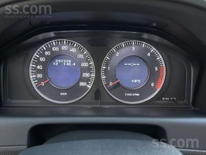 Pelēks Volvo XC60 2009 Daugavpils, ar dzinēja tilpumu 2.40 L un nobraukumu 298 tūkst. km par 5500 €, foto 21 vietnē AUTOMOTO.COM.LV