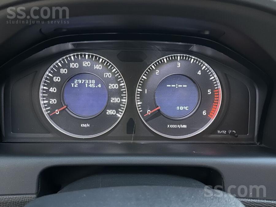 Pelēks Volvo XC60 2009 Daugavpils, ar dzinēja tilpumu 2.40 L un nobraukumu 298 tūkst. km par 5500 €, foto 21 vietnē AUTOMOTO.COM.LV