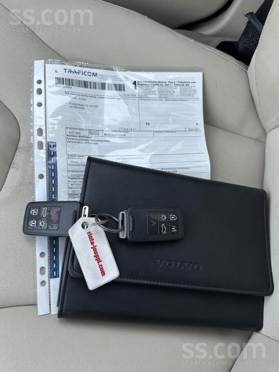 Pelēks Volvo XC60 2009 Daugavpils, ar dzinēja tilpumu 2.40 L un nobraukumu 298 tūkst. km par 5500 €, foto 24 vietnē AUTOMOTO.COM.LV