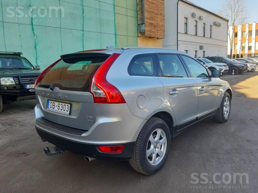 Pelēks Volvo XC60 2010 Daugavpils, ar dzinēja tilpumu 2.40 L un nobraukumu 0 tūkst. km par 7400 €, foto 6 vietnē AUTOMOTO.COM.LV