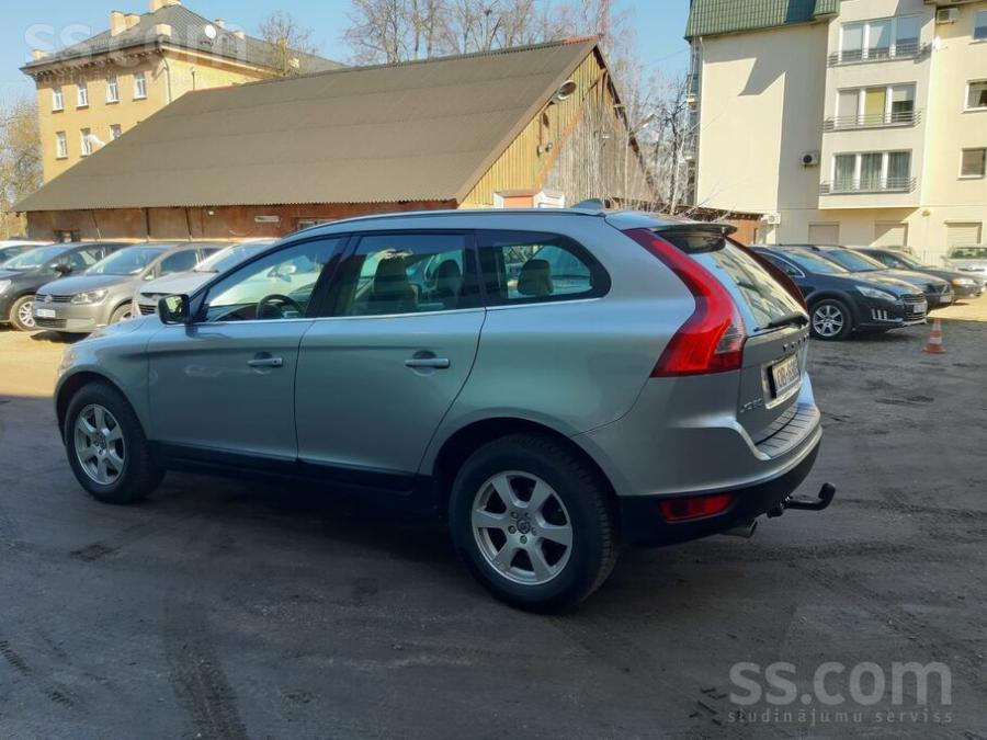 Pelēks Volvo XC60 2010 Daugavpils, ar dzinēja tilpumu 2.40 L un nobraukumu 0 tūkst. km par 7400 €, foto 9 vietnē AUTOMOTO.COM.LV