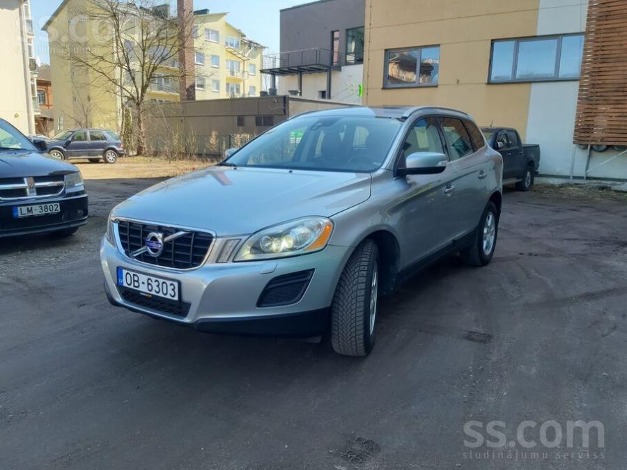 Pelēks Volvo XC60 2010 Daugavpils, ar dzinēja tilpumu 2.40 L un nobraukumu 0 tūkst. km par 7400 €, foto 10 vietnē AUTOMOTO.COM.LV
