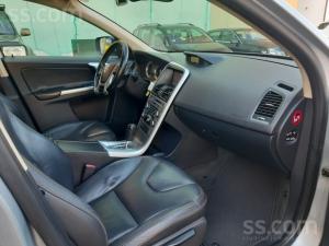 Pelēks Volvo XC60 2010 Daugavpils, ar dzinēja tilpumu 2.40 L un nobraukumu 0 tūkst. km par 7400 €, foto 25 vietnē AUTOMOTO.COM.LV
