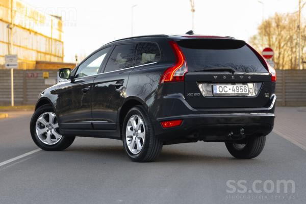 Pelēks Volvo XC60 2010 Jelgava, ar dzinēja tilpumu 2.40 L un nobraukumu 0 tūkst. km par 8750 €, foto 2 vietnē AUTOMOTO.COM.LV