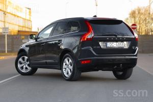 Pelēks Volvo XC60 2010 Jelgava, ar dzinēja tilpumu 2.40 L un nobraukumu 0 tūkst. km par 8750 €, foto 2 vietnē AUTOMOTO.COM.LV