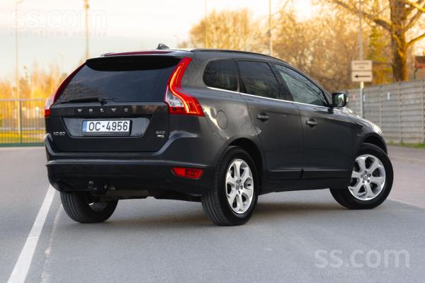 Pelēks Volvo XC60 2010 Jelgava, ar dzinēja tilpumu 2.40 L un nobraukumu 0 tūkst. km par 8750 €, foto 3 vietnē AUTOMOTO.COM.LV