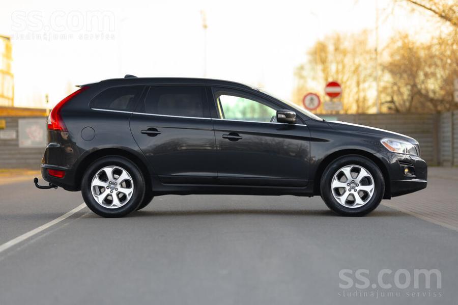 Pelēks Volvo XC60 2010 Jelgava, ar dzinēja tilpumu 2.40 L un nobraukumu 0 tūkst. km par 8750 €, foto 15 vietnē AUTOMOTO.COM.LV