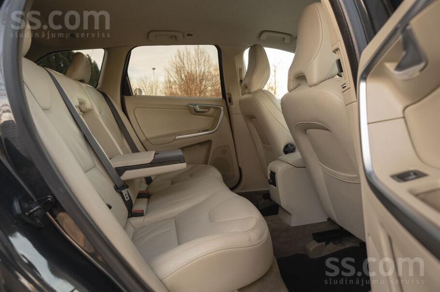 Pelēks Volvo XC60 2010 Jelgava, ar dzinēja tilpumu 2.40 L un nobraukumu 0 tūkst. km par 8750 €, foto 20 vietnē AUTOMOTO.COM.LV