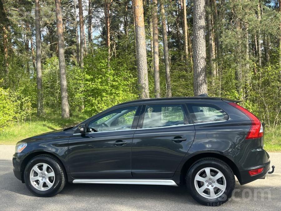 Pelēks Volvo XC60 2010 Valmiera, ar dzinēja tilpumu 2.40 L un nobraukumu 0 tūkst. km par 11900 €, foto 2 vietnē AUTOMOTO.COM.LV