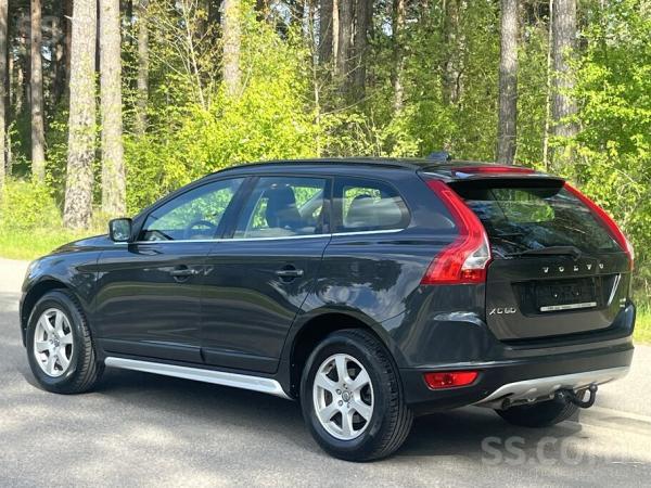 Pelēks Volvo XC60 2010 Valmiera, ar dzinēja tilpumu 2.40 L un nobraukumu 0 tūkst. km par 11900 €, foto 3 vietnē AUTOMOTO.COM.LV