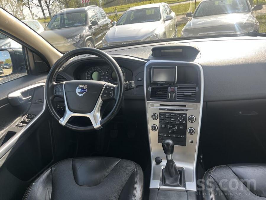 Pelēks Volvo XC60 2010 Valmiera, ar dzinēja tilpumu 2.40 L un nobraukumu 0 tūkst. km par 11900 €, foto 9 vietnē AUTOMOTO.COM.LV