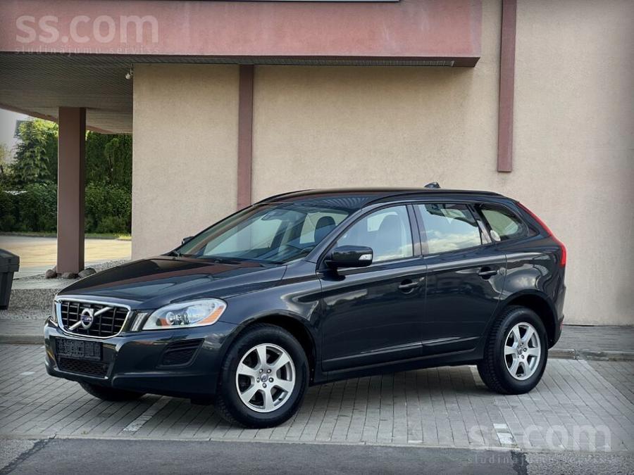 Grey Volvo XC60 2010 in Jelgava, with an engine capacity of 2.40 L and mileage of 259 thousand km for 16500 €, photo 4 on AUTOMOTO.COM.LV