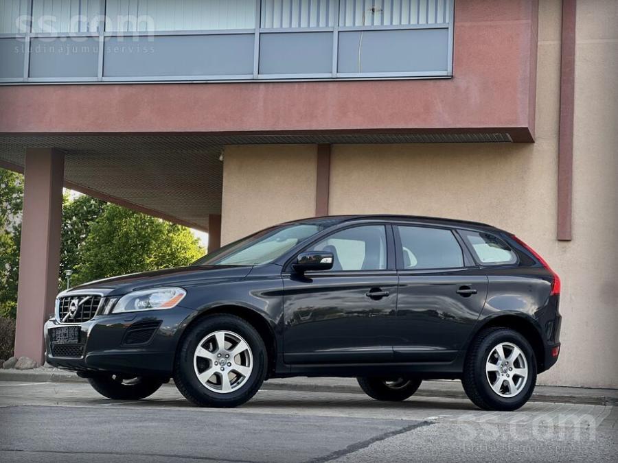 Grey Volvo XC60 2010 in Jelgava, with an engine capacity of 2.40 L and mileage of 259 thousand km for 16500 €, photo 5 on AUTOMOTO.COM.LV