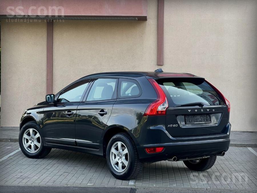Grey Volvo XC60 2010 in Jelgava, with an engine capacity of 2.40 L and mileage of 259 thousand km for 16500 €, photo 6 on AUTOMOTO.COM.LV