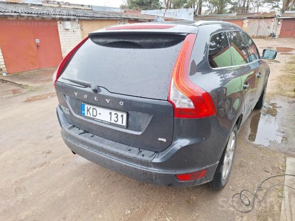 Grey Volvo XC60 2010 in Liepaja, with an engine capacity of 2.40 L and mileage of 277 thousand km for 5900 €, photo 9 on AUTOMOTO.COM.LV