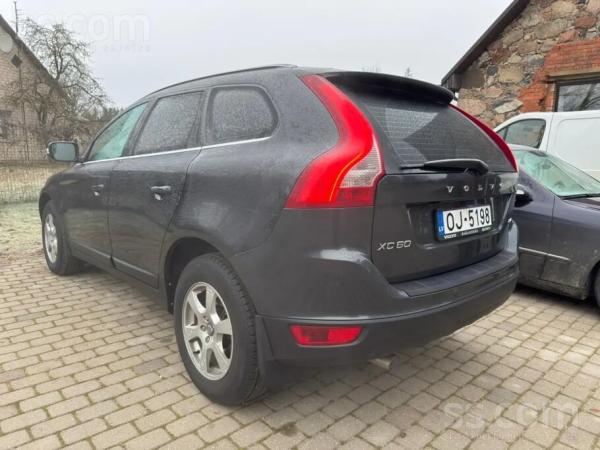 Grey Volvo XC60 2010 in Riga, with an engine capacity of 2.40 L and mileage of 366 thousand km for 6100 €, photo 3 on AUTOMOTO.COM.LV