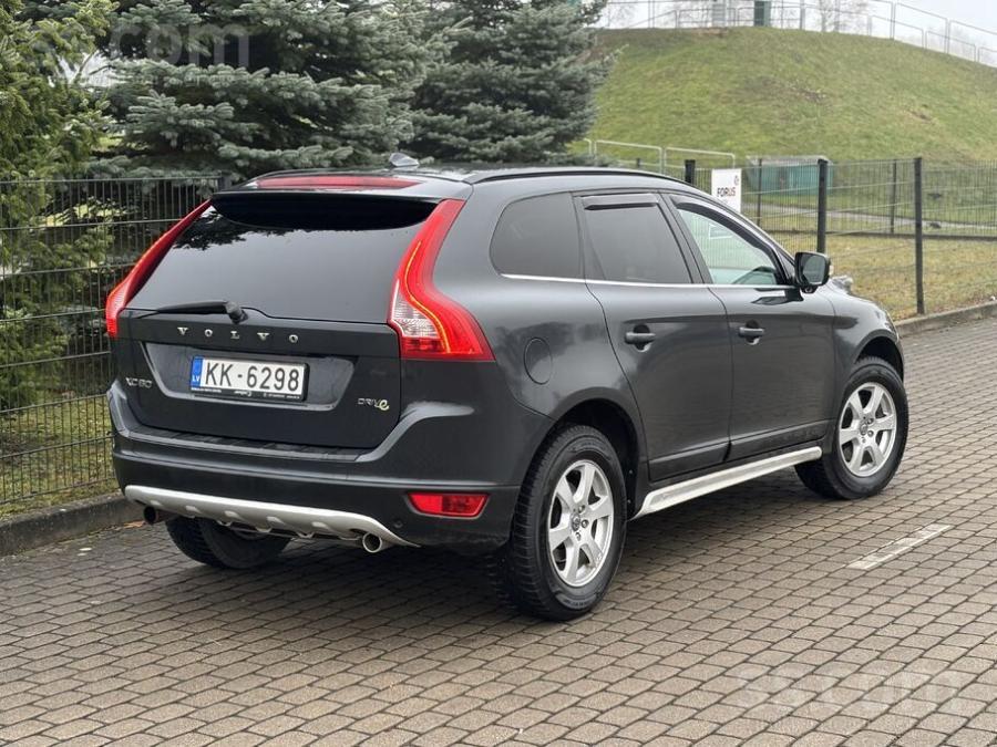 Grey Volvo XC60 2010 in Jelgava, with an engine capacity of 2.40 L and mileage of 0 thousand km for 6490 €, photo 4 on AUTOMOTO.COM.LV
