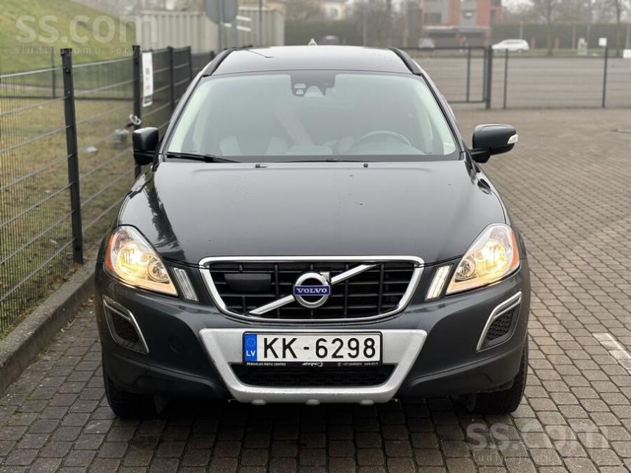 Grey Volvo XC60 2010 in Jelgava, with an engine capacity of 2.40 L and mileage of 0 thousand km for 6490 €, photo 5 on AUTOMOTO.COM.LV