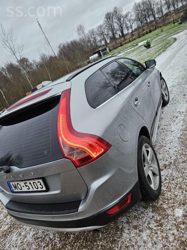 Pelēks Volvo XC60 2010 Ogre, ar dzinēja tilpumu 2.40 L un nobraukumu 413 tūkst. km par 7700 €, foto 7 vietnē AUTOMOTO.COM.LV