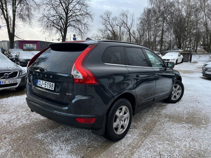 Grey Volvo XC60 2010 in Riga, with an engine capacity of 2.40 L and mileage of 0 thousand km for 5990 €, photo 4 on AUTOMOTO.COM.LV
