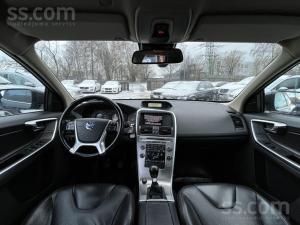 Grey Volvo XC60 2010 in Riga, with an engine capacity of 2.40 L and mileage of 0 thousand km for 5990 €, photo 9 on AUTOMOTO.COM.LV
