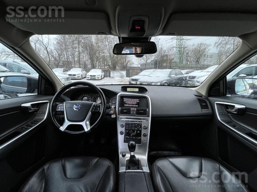 Grey Volvo XC60 2010 in Riga, with an engine capacity of 2.40 L and mileage of 0 thousand km for 5990 €, photo 9 on AUTOMOTO.COM.LV