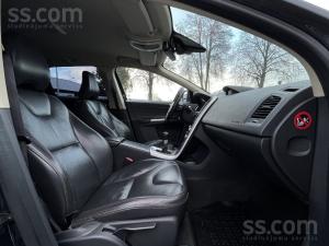 Grey Volvo XC60 2010 in Riga, with an engine capacity of 2.40 L and mileage of 0 thousand km for 5990 €, photo 11 on AUTOMOTO.COM.LV