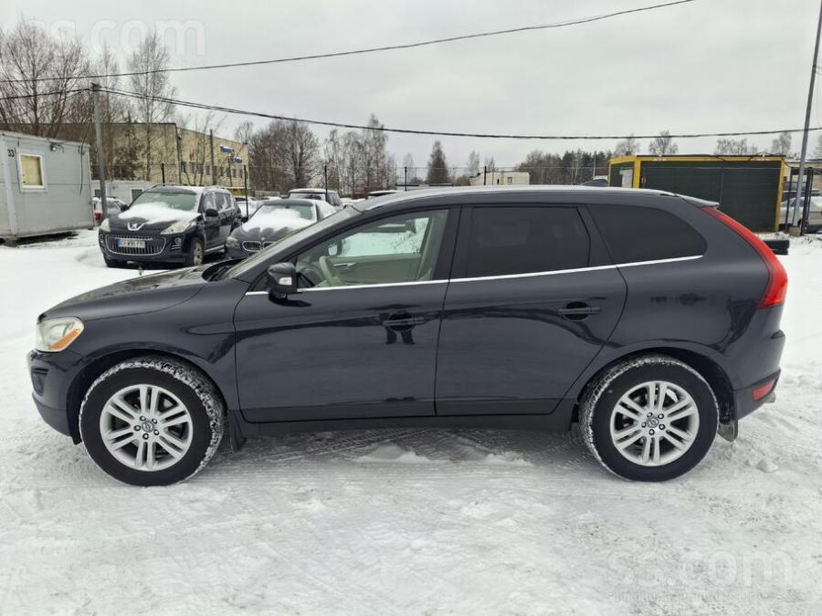 Grey Volvo XC60 2010 in Riga, with an engine capacity of 2.40 L and mileage of 260 thousand km for 9650 €, photo 2 on AUTOMOTO.COM.LV