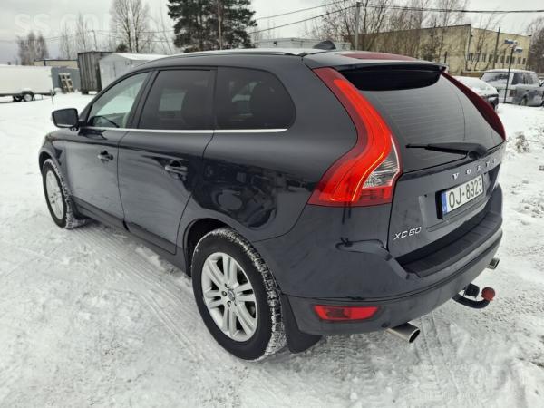 Pelēks Volvo XC60 2010 Rīga, ar dzinēja tilpumu 2.40 L un nobraukumu 260 tūkst. km par 9650 €, foto 3 vietnē AUTOMOTO.COM.LV
