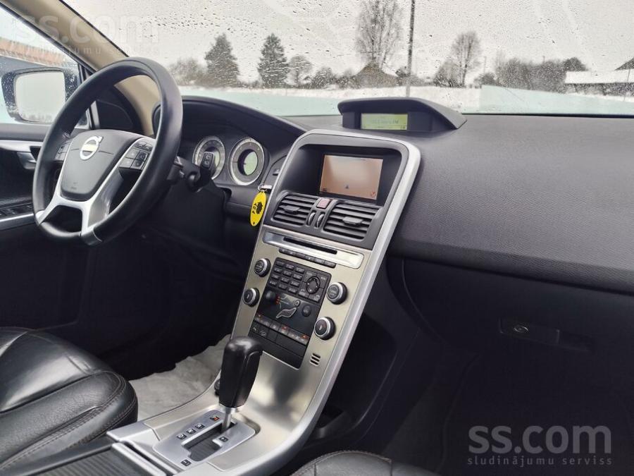 Pelēks Volvo XC60 2010 Rēzekne, ar dzinēja tilpumu 2.40 L un nobraukumu 317 tūkst. km par 7900 €, foto 11 vietnē AUTOMOTO.COM.LV