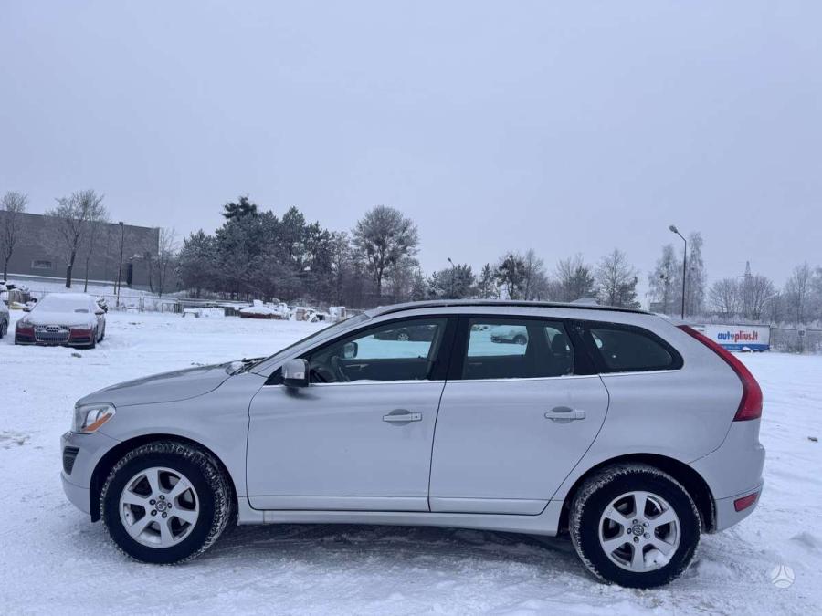 Grey Volvo XC60 2010 in Alytus, with an engine capacity of 1.98 L and mileage of 281 thousand km for 8150 €, photo 8 on AUTOMOTO.COM.LV