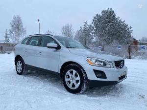 Pelēks Volvo XC60 2010 Alīta, ar dzinēja tilpumu 2.40 L un nobraukumu 266 tūkst. km par 7650 €, foto 4 vietnē AUTOMOTO.COM.LV