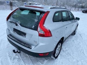 Pelēks Volvo XC60 2010 Alīta, ar dzinēja tilpumu 2.40 L un nobraukumu 266 tūkst. km par 7650 €, foto 7 vietnē AUTOMOTO.COM.LV