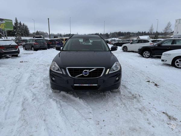 Grey Volvo XC60 2010 in Utena, with an engine capacity of 2.40 L and mileage of 263 thousand km for 7650 €, photo 2 on AUTOMOTO.COM.LV