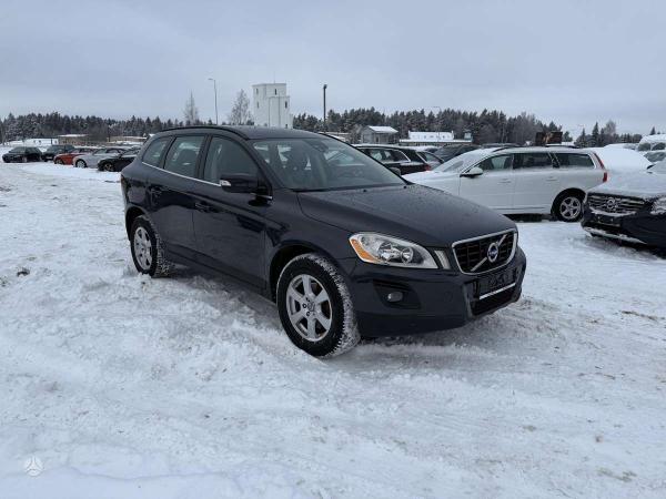 Grey Volvo XC60 2010 in Utena, with an engine capacity of 2.40 L and mileage of 263 thousand km for 7650 €, photo 3 on AUTOMOTO.COM.LV