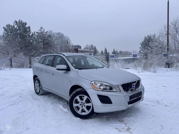 Grey Volvo XC60 2010 in Alytus, with an engine capacity of 1.98 L and mileage of 283 thousand km for 7850 €, photo 3 on AUTOMOTO.COM.LV