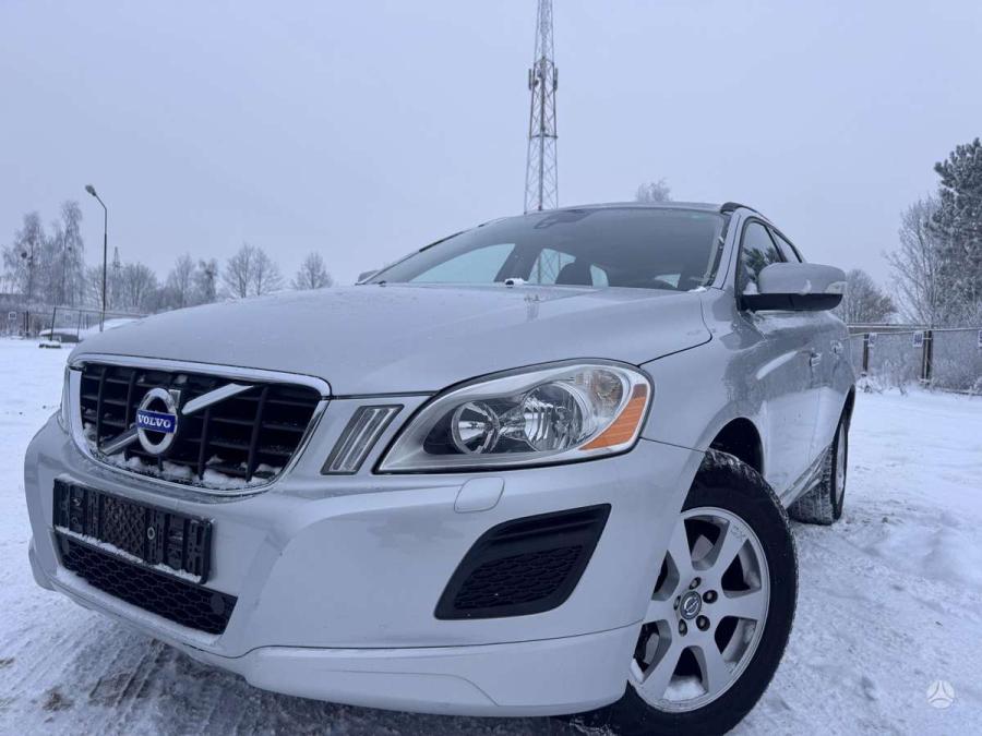 Pelēks Volvo XC60 2010 Alīta, ar dzinēja tilpumu 1.98 L un nobraukumu 283 tūkst. km par 7850 €, foto 4 vietnē AUTOMOTO.COM.LV