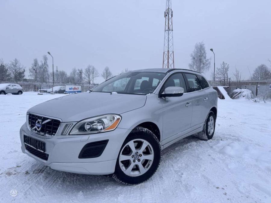 Pelēks Volvo XC60 2010 Alīta, ar dzinēja tilpumu 1.98 L un nobraukumu 283 tūkst. km par 7850 €, foto 6 vietnē AUTOMOTO.COM.LV