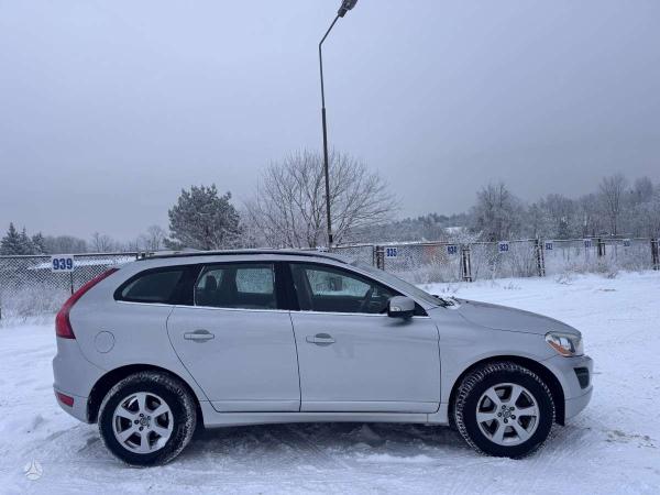 Grey Volvo XC60 2010 in Alytus, with an engine capacity of 1.98 L and mileage of 283 thousand km for 7850 €, photo 7 on AUTOMOTO.COM.LV