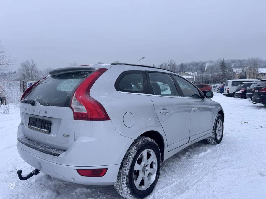 Pelēks Volvo XC60 2010 Alīta, ar dzinēja tilpumu 1.98 L un nobraukumu 283 tūkst. km par 7850 €, foto 11 vietnē AUTOMOTO.COM.LV
