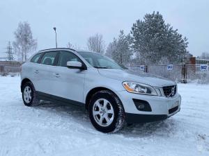 Pelēks Volvo XC60 2010 Alīta, ar dzinēja tilpumu 2.40 L un nobraukumu 264 tūkst. km par 7650 €, foto 3 vietnē AUTOMOTO.COM.LV