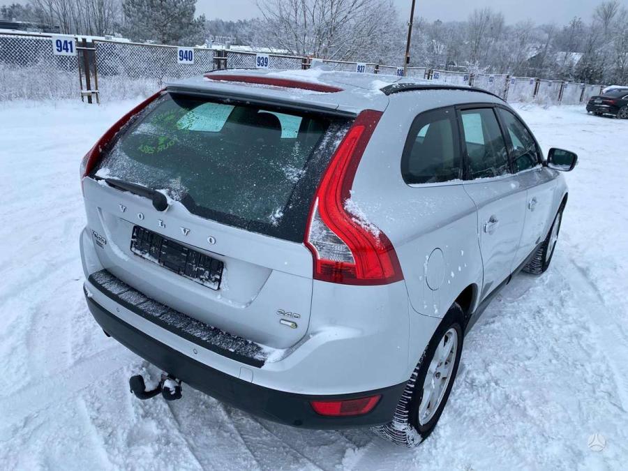 Pelēks Volvo XC60 2010 Alīta, ar dzinēja tilpumu 2.40 L un nobraukumu 264 tūkst. km par 7650 €, foto 8 vietnē AUTOMOTO.COM.LV