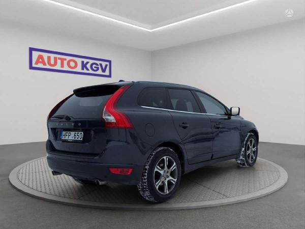 Grey Volvo XC60 2010 in Kaunas, with an engine capacity of 2.40 L and mileage of 219 thousand km for 8399 €, photo 5 on AUTOMOTO.COM.LV