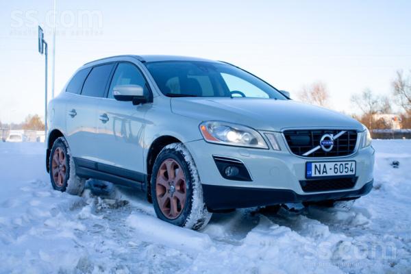 Pelēks Volvo XC60 2010 Jelgava, ar dzinēja tilpumu 2.40 L un nobraukumu 253 tūkst. km par 6400 €, foto 1 vietnē AUTOMOTO.COM.LV