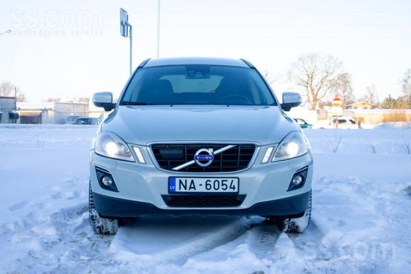 Pelēks Volvo XC60 2010 Jelgava, ar dzinēja tilpumu 2.40 L un nobraukumu 253 tūkst. km par 6400 €, foto 2 vietnē AUTOMOTO.COM.LV